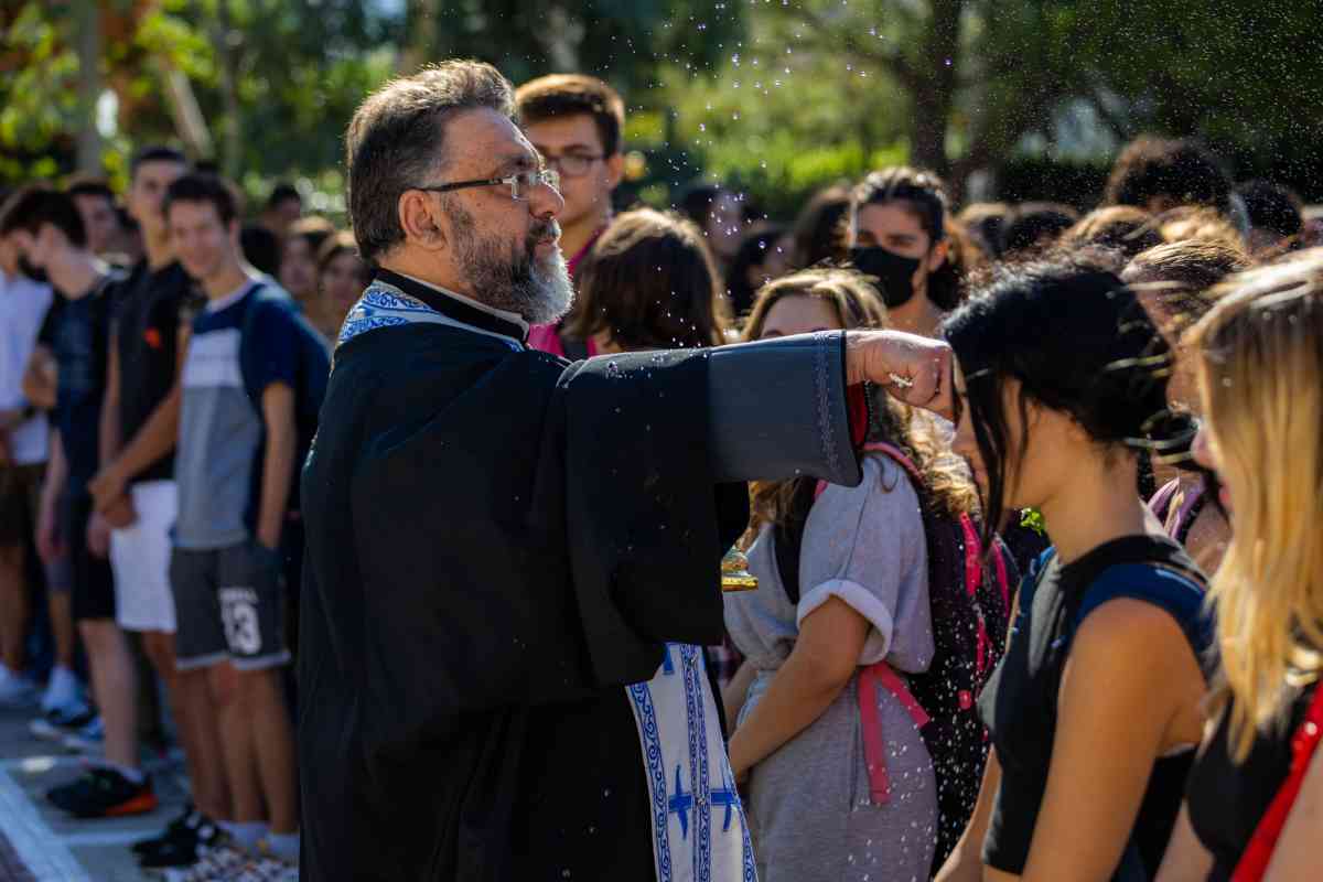 3 Αγιασμός στο Αναξαγόρειο Λύκειο Νέας Ερυθραίας (2)_0 | XΤΥΠΟΣ online