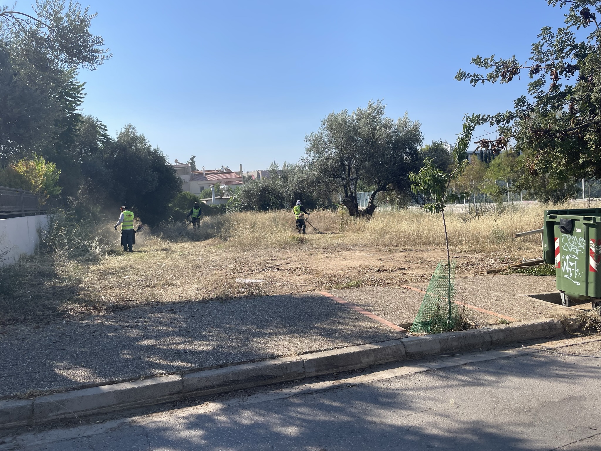 Εργασίες κοπής χόρτων και καθαρισμών στο Δήμο Αμαρουσίου | XΤΥΠΟΣ online