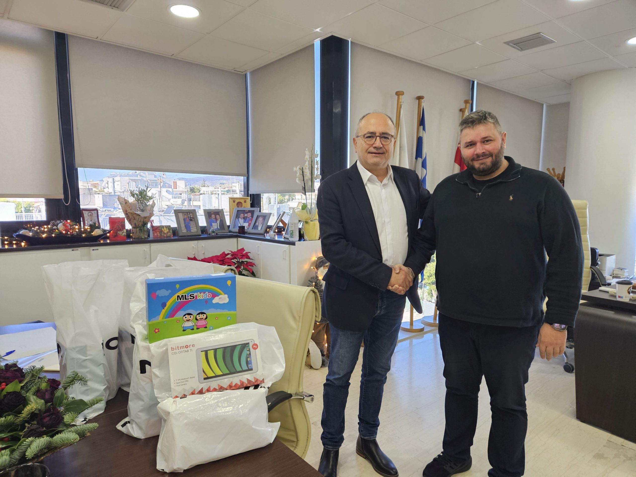 Δώρα tablets θα μοιράσει στα δημοτικά σχολεία και τα νηπιαγωγεία ο ...