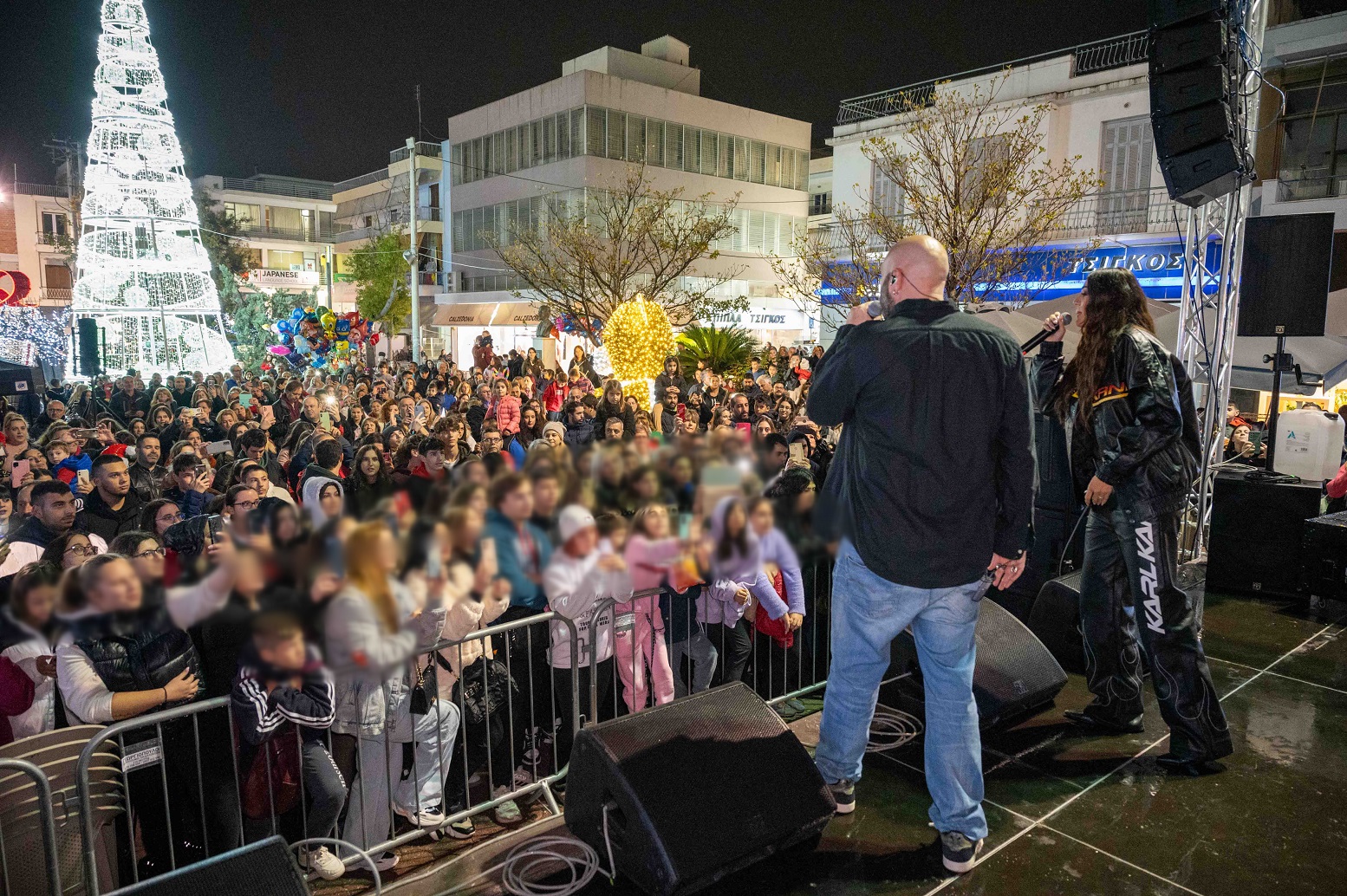 Το Ίλιον υποδέχθηκε τα Χριστούγεννα σε μια λαμπερή συναυλία με την Ήβη ...