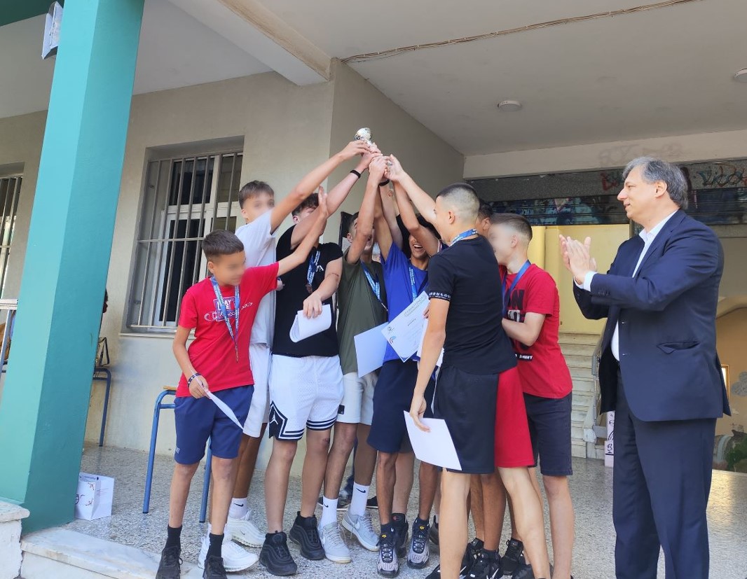 Βράβευση του 1ου Γυμνασίου Βύρωνα για τα Παμβυρώνεια 2024 | XΤΥΠΟΣ online