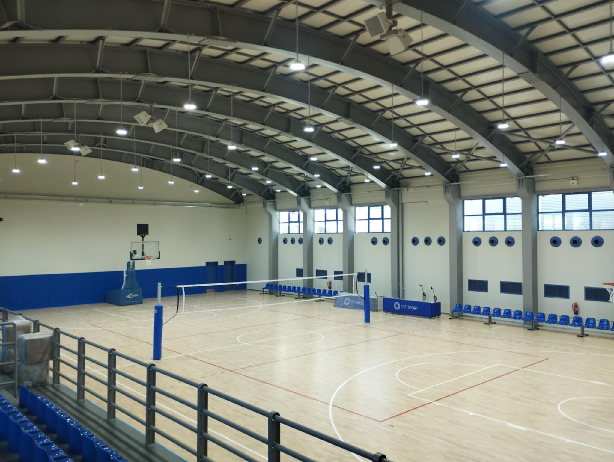 Παραδόθηκε το ανακαινισμένο Κλειστό Γήπεδο Μπάσκετ Νέας Πεντέλης ...