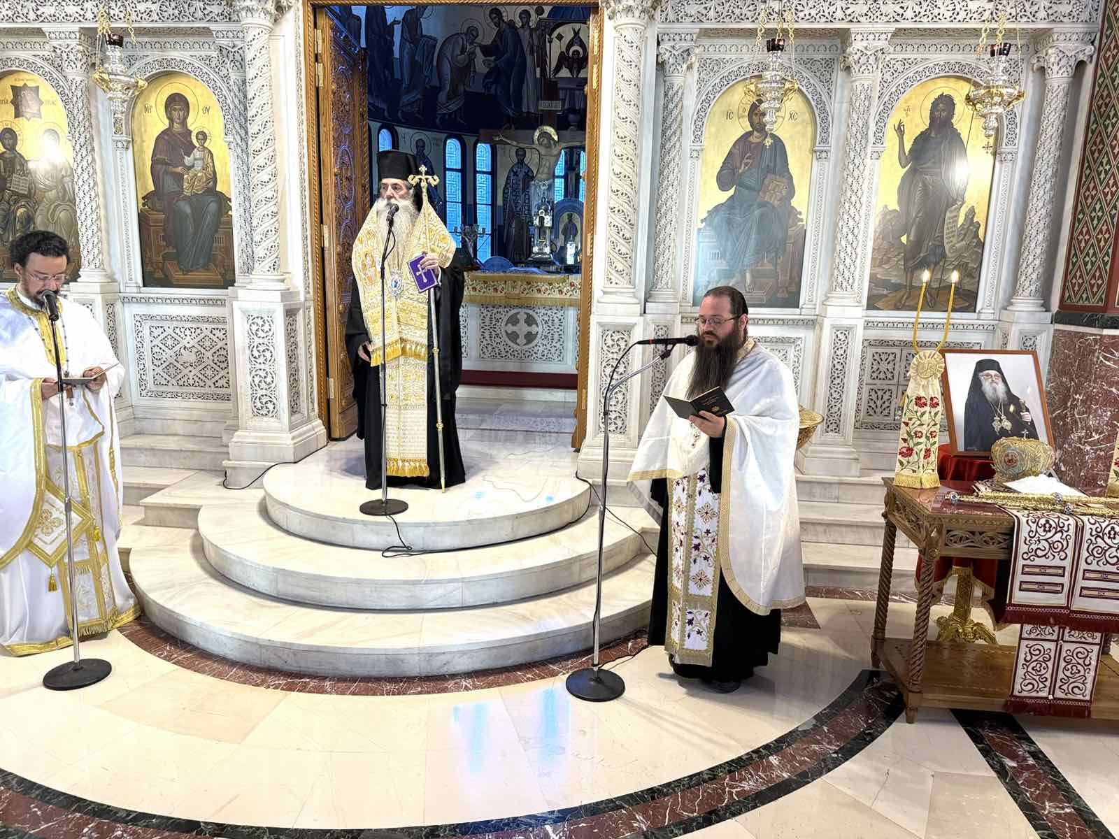 Μνημόσυνο στον μακαριστό προκάτοχό του κυρό Καλλίνικο τέλεσε ο Σεβ ...