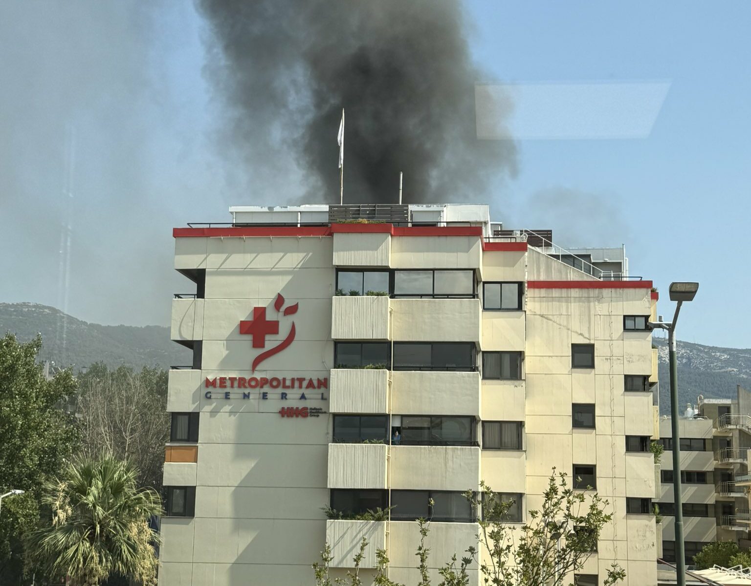 Έσβησε η φωτιά στο νοσοκομείο Metropolitan επί της Μεσογείων | XΤΥΠΟΣ ...