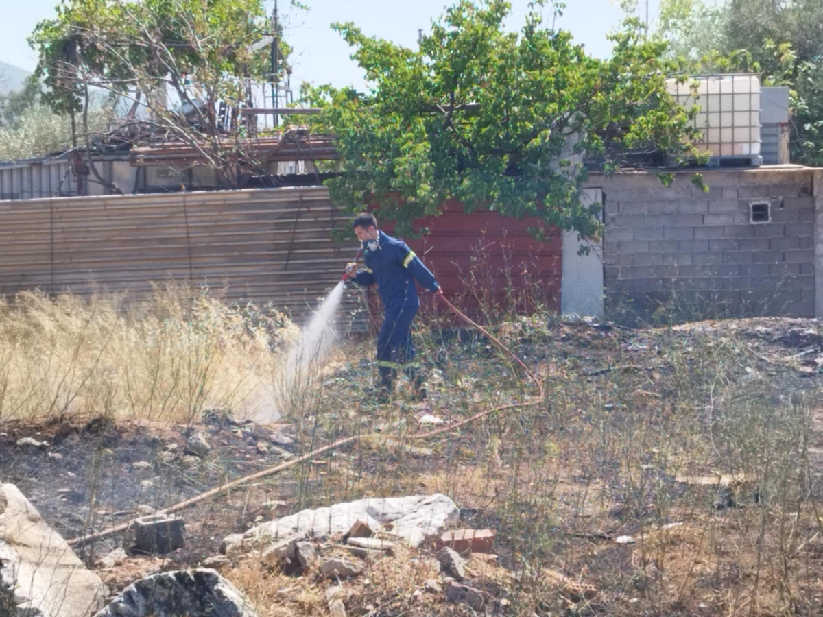 Άμεση επέμβαση Δήμου Βριλησσίων σε πυρκαγιά κοντά στο κοιμητήριο ...